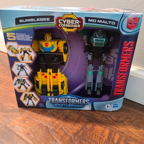 Hasbro | Toys | Transformers Action Figures Earthspark Bumblebee And Mo ...